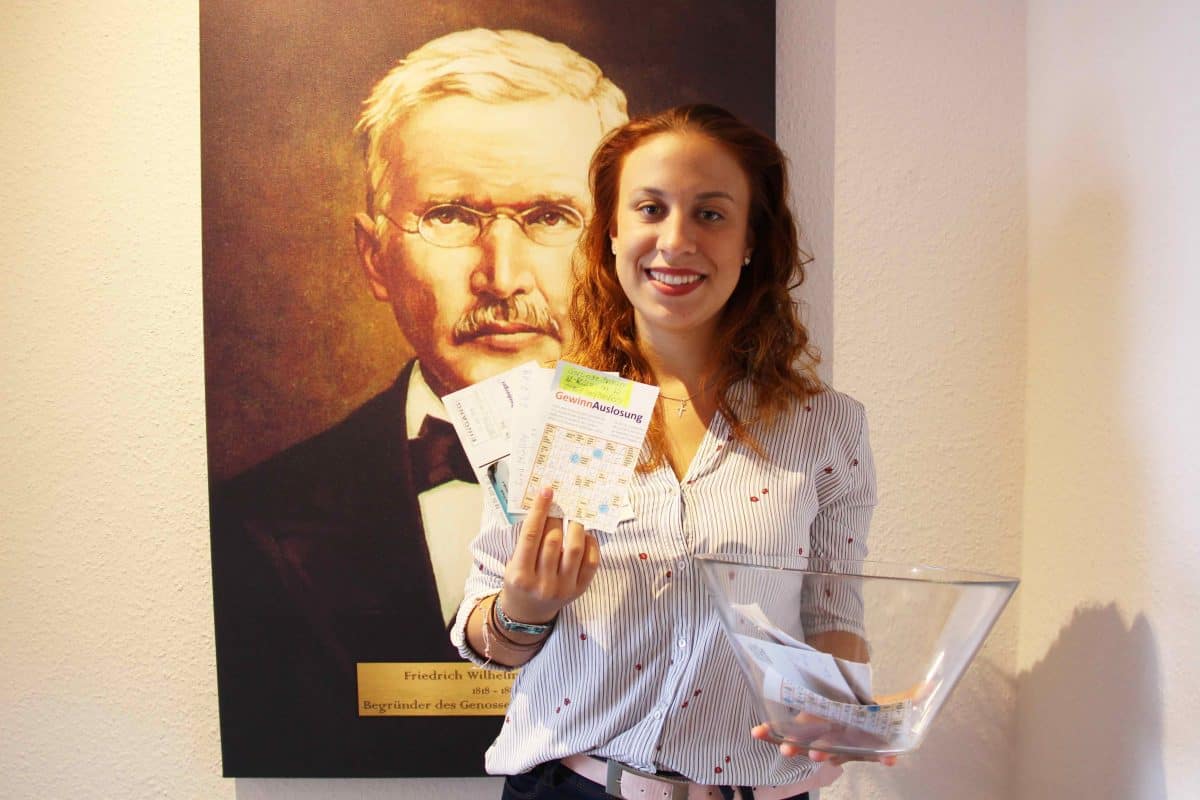 20190816-084138-Lisa-Hein-vor-Raiffeisen.jpg - die senftenberger